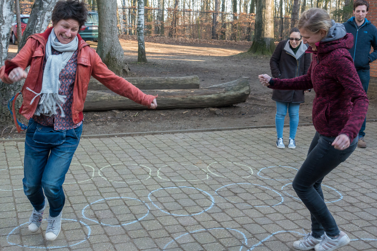 Rock Paper Scissors Hoop Hop Showdown - StreetSmart Play