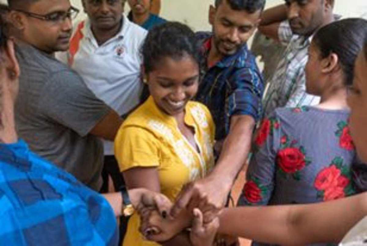 The Human Knot - StreetSmart Play